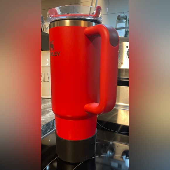 Stanley | Kitchen | Stanley Tumbler Target Red Circle Picture Shows A ...